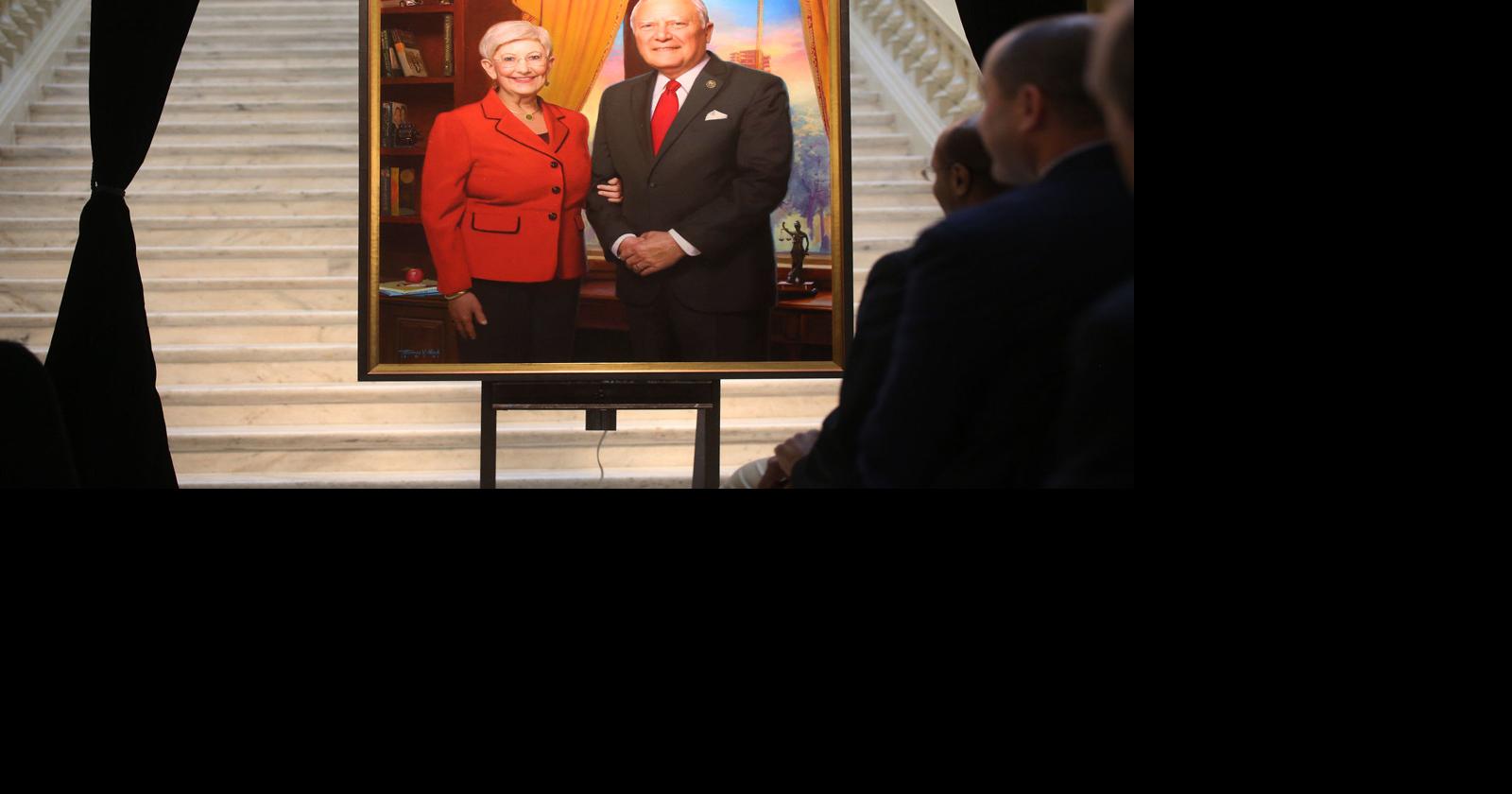 Portrait of Gov. Nathan Deal, First Lady Sandra Deal unveiled at State ...