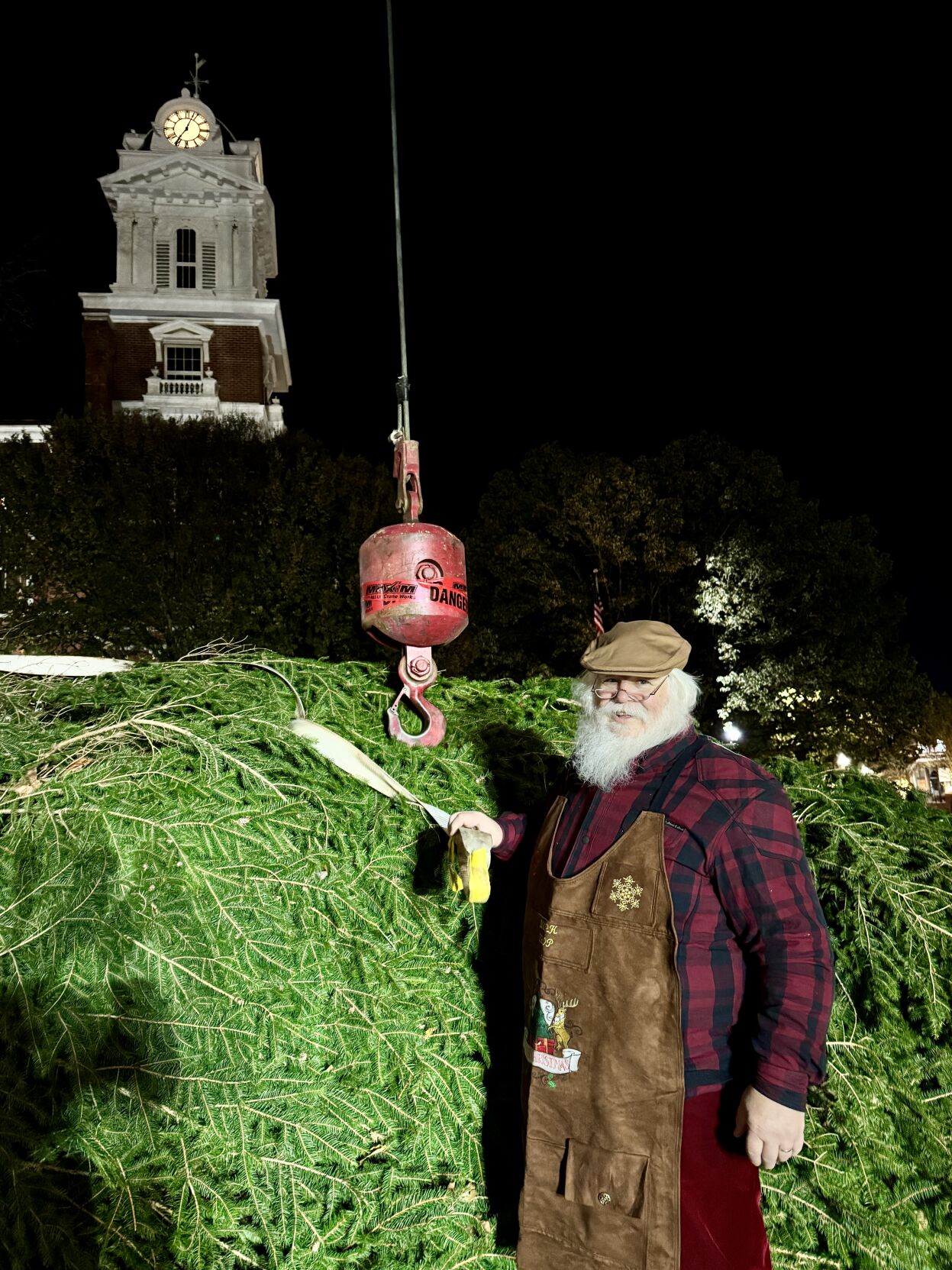 PHOTOS: The Great Tree Arrives in Gwinnett | News | gwinnettdailypost.com