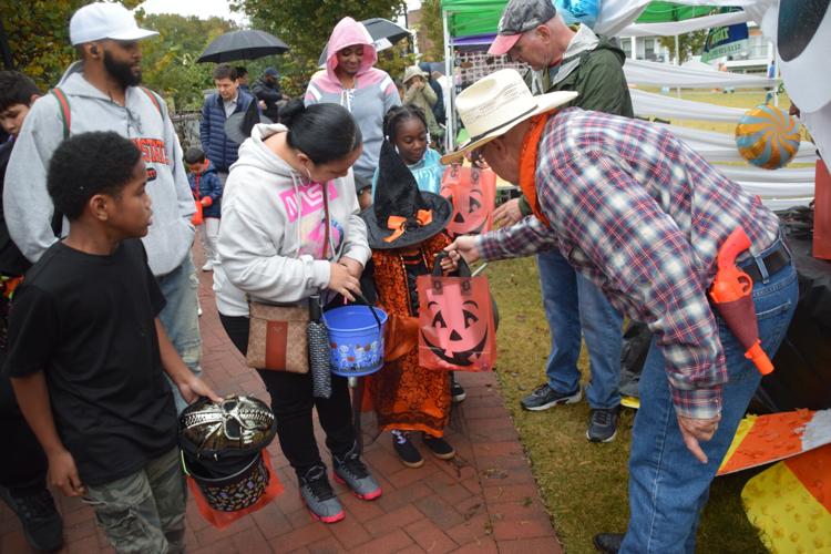 Gwinnett cities getting ghoulish for Halloween festivities this weekend ...