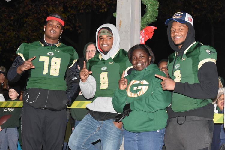 City of Grayson braves cold to honor championship football team | News ...