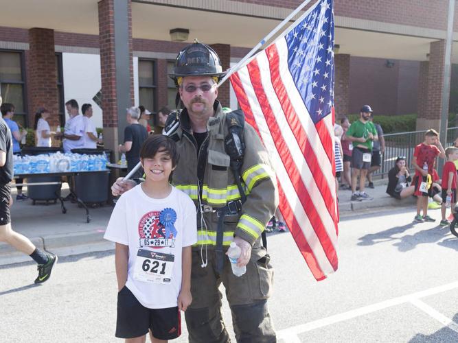 Thousands celebrate Memorial Day at annual parade in Dacula | News ...