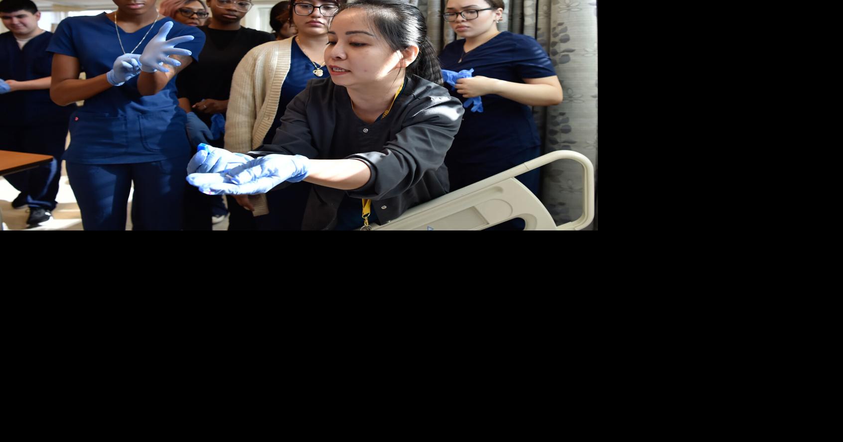 PHOTOS: Georgia Gwinnett College Nursing Program Hosts Discovery High ...