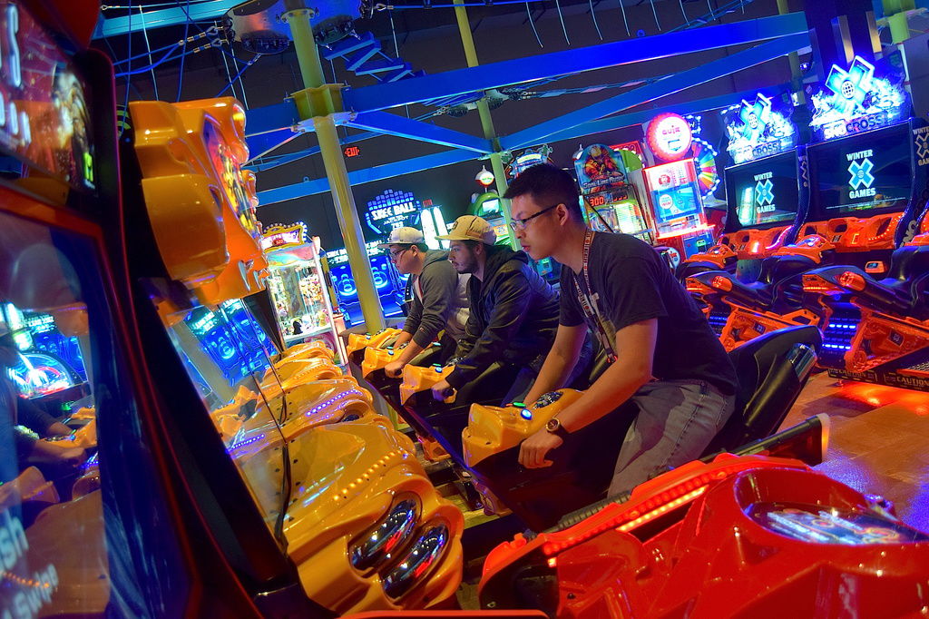 Main Event Entertainment opens new family fun venue in Suwanee ...
