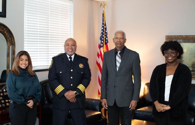Rep. Hank Johnson presents Pioneer Award to Gwinnett Sheriff Keybo ...