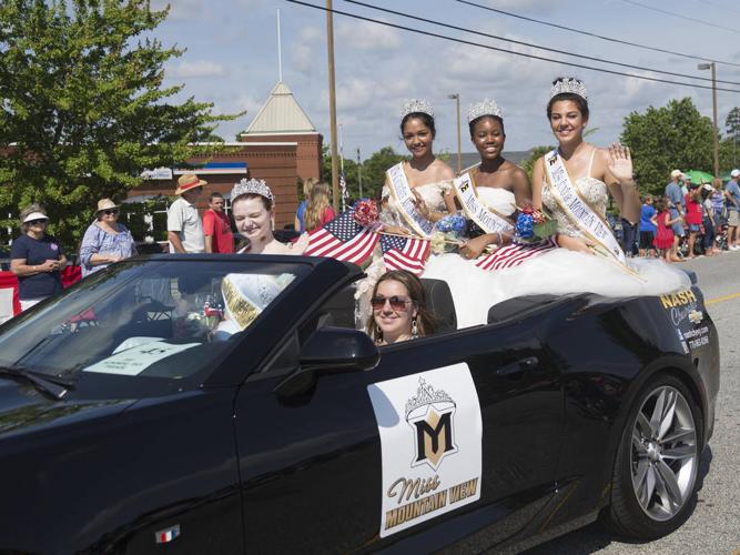 Thousands celebrate Memorial Day at annual parade in Dacula | News ...