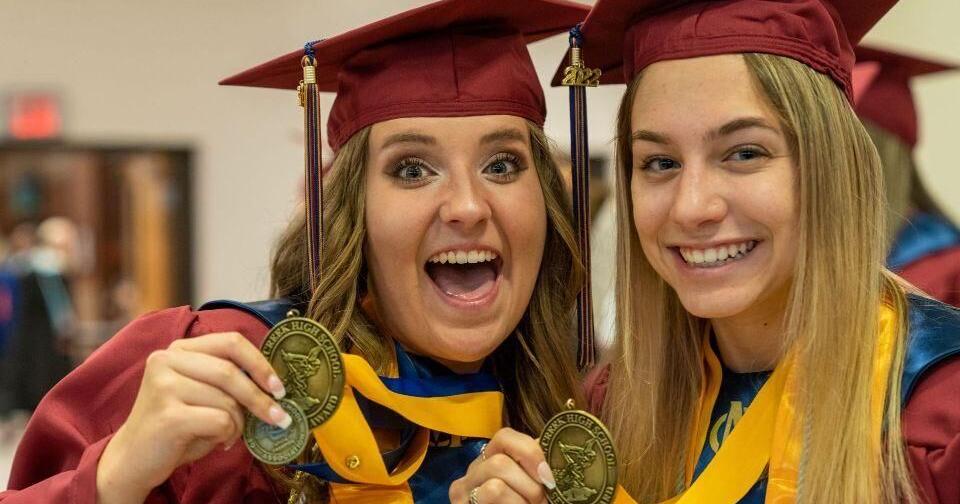 PHOTOS: Scenes from the 2022 Mill Creek High School graduation ...