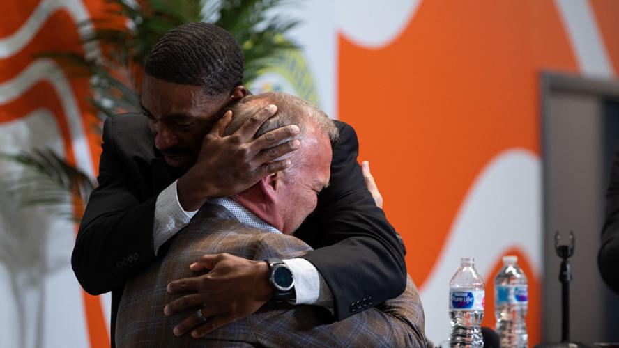 Mark Richt shares emotional moment with former University of Georgia ...