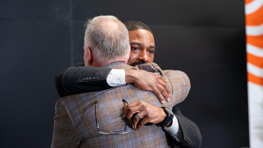 Mark Richt shares emotional moment with former University of Georgia ...