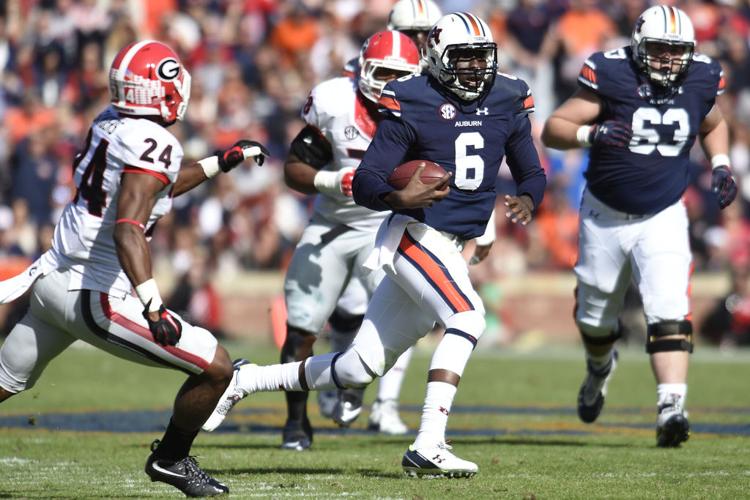 Georgia Bulldogs score late to beat Auburn | College ...