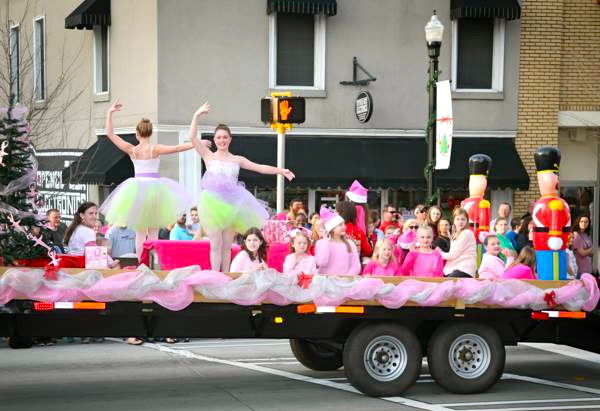 Winder names Christmas Parade award winners | Barrow County ...