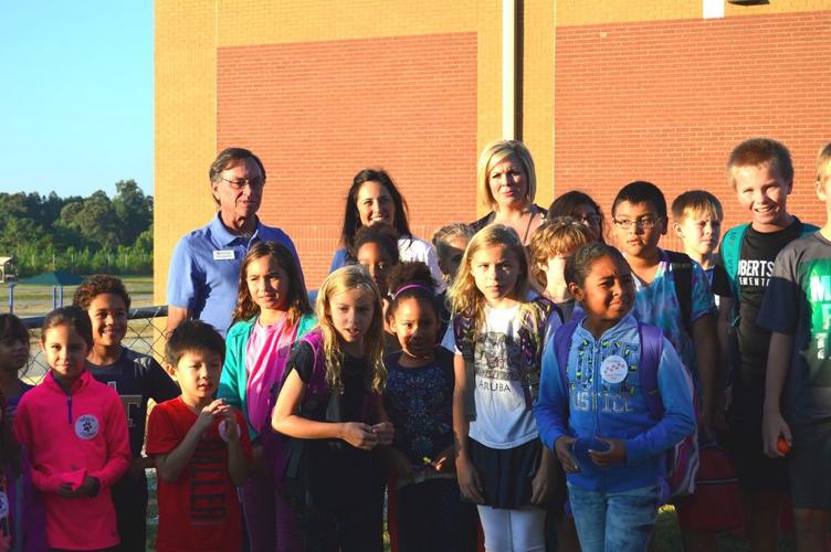 Roberts Elementary sees large turnout for Walk to School Day | News ...