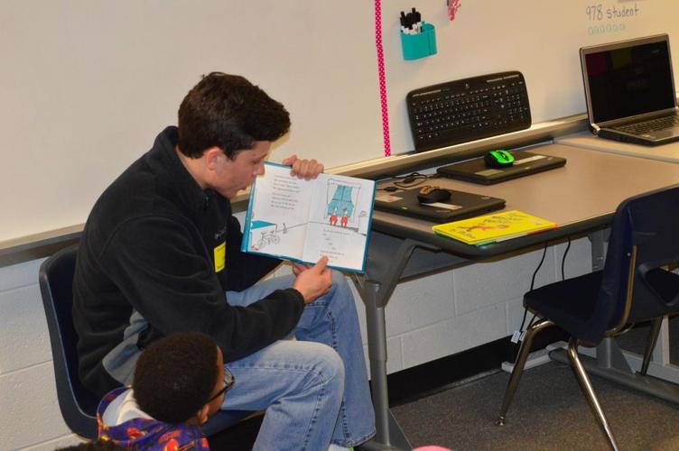 Alcova Elementary joins Read Across America celebration | Dacula ...