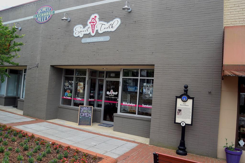The Dish: Sweet Tooth Ice Cream Cafe | Multimedia | gwinnettdailypost.com