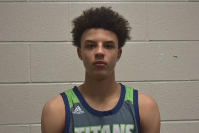 BASKETBALL ROUNDUP: Ian Davis shines as Discovery wins at Dunwoody ...