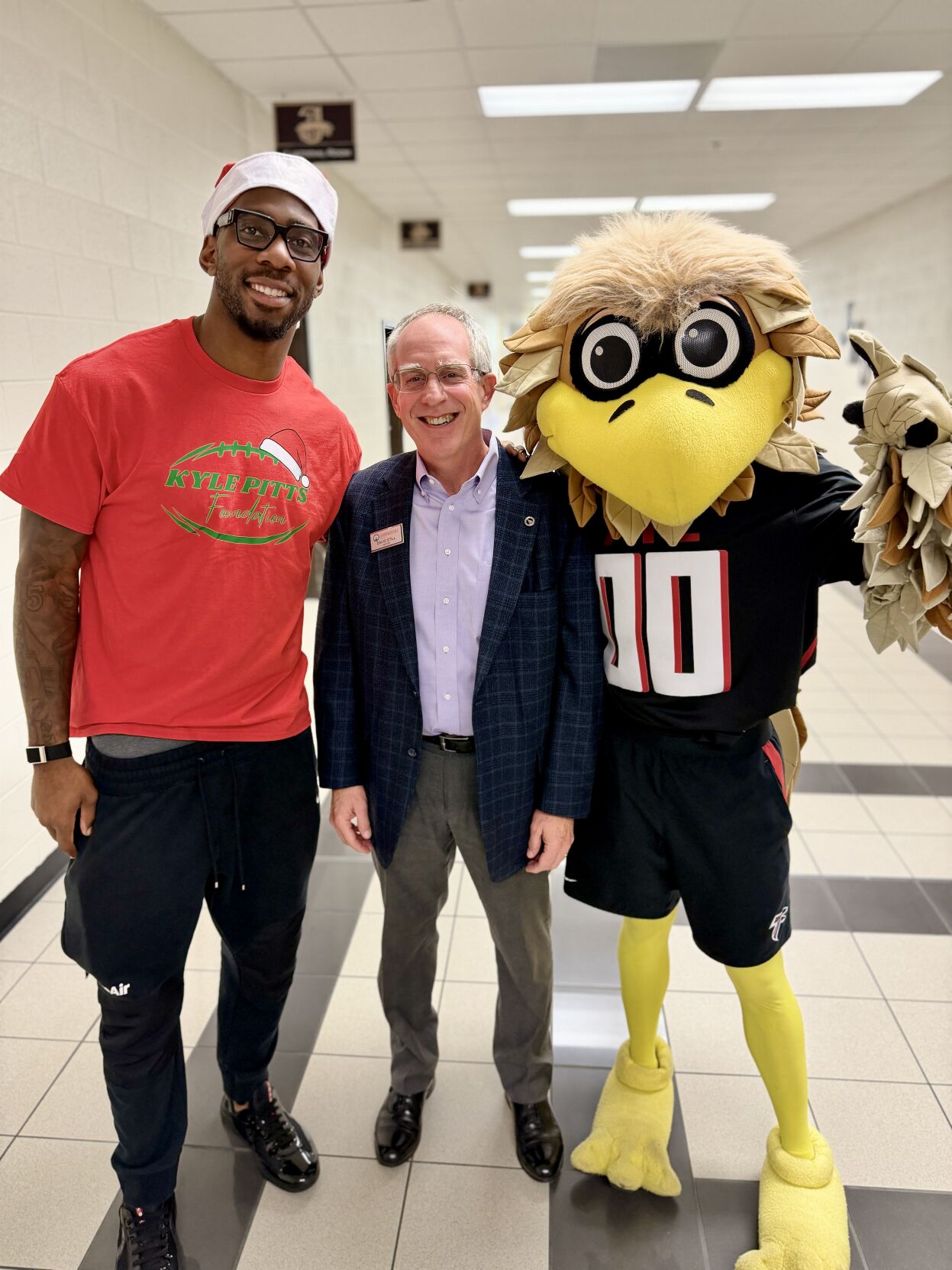 Atlanta Falcons star Kyle Pitts helps honor Jordan Middle School ...