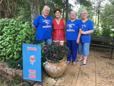Gardenettes visit garden tribute to late Byers | Lifestyles ...