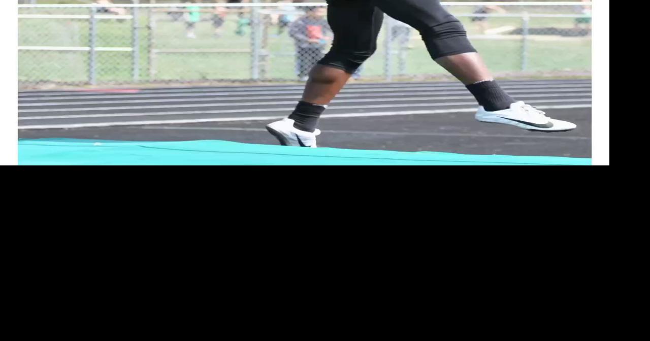 HHS Track | Gallery | hampshirereview.com