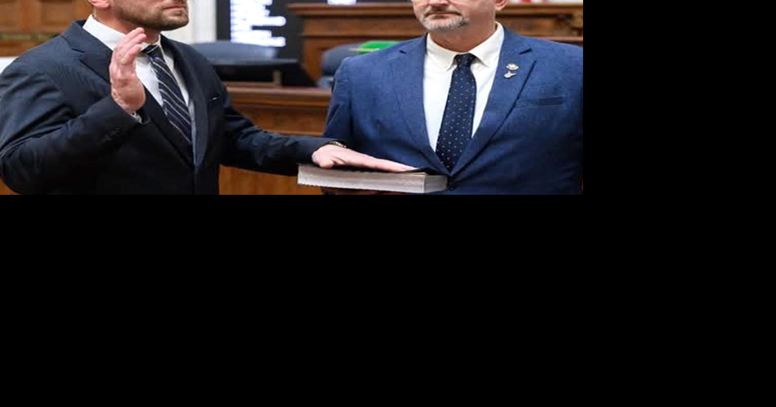 Del. Cannon takes oath | News | hampshirereview.com