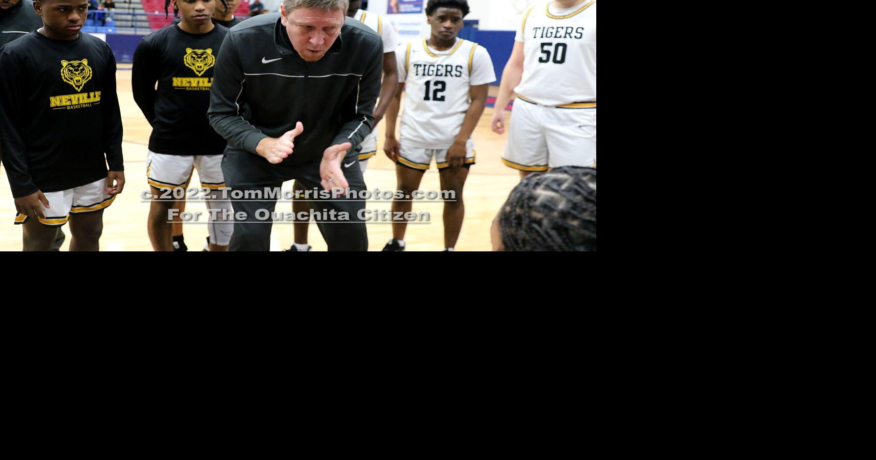 Neville honors longtime basketball coach Craig | Sports | hannapub.com