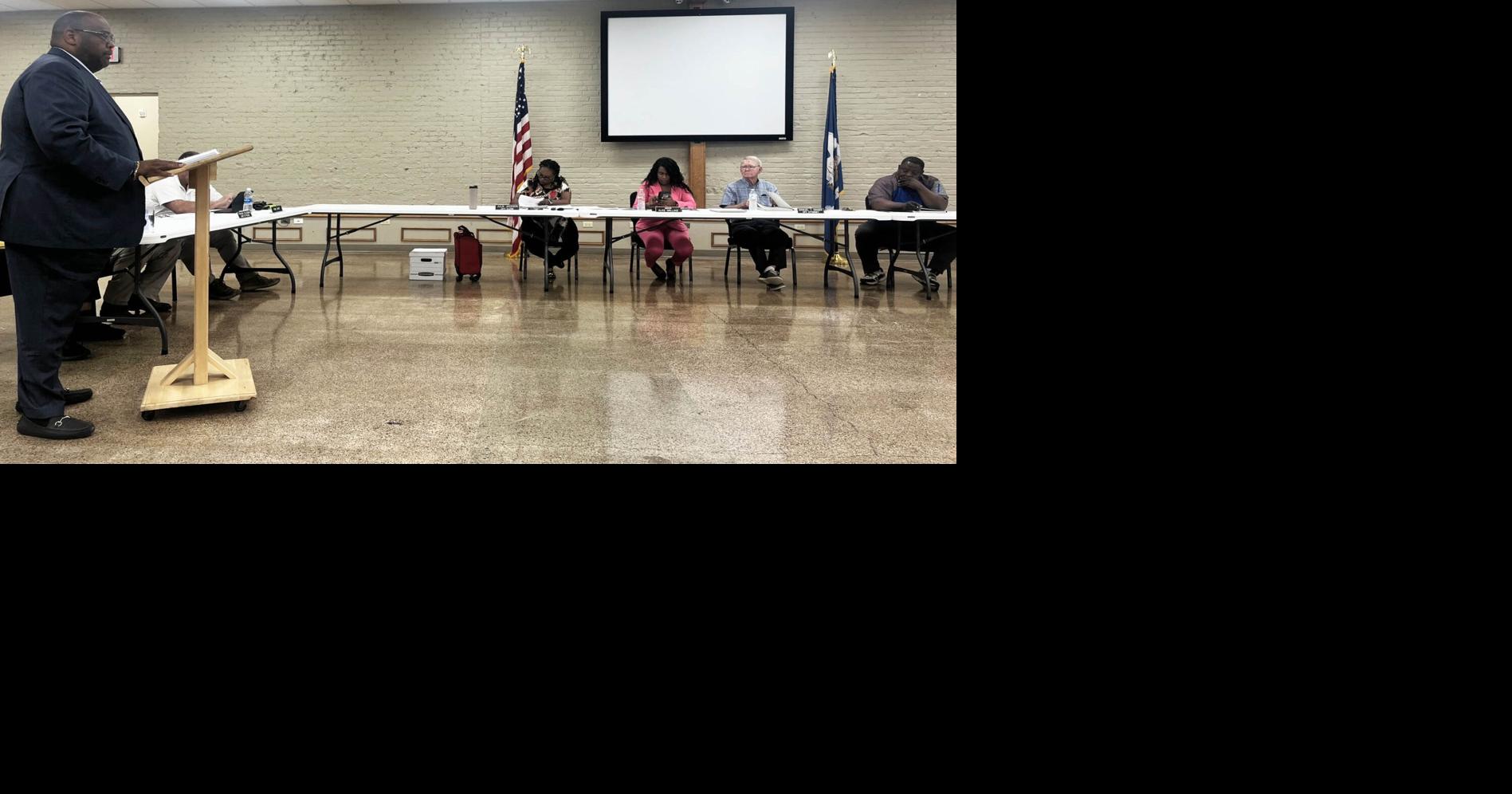 Wallace to reimburse 50 percent of employee gift charges | Local/State ...