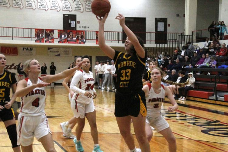 Hannibal grinds out victory over Monroe City | Sports | hannibal.net