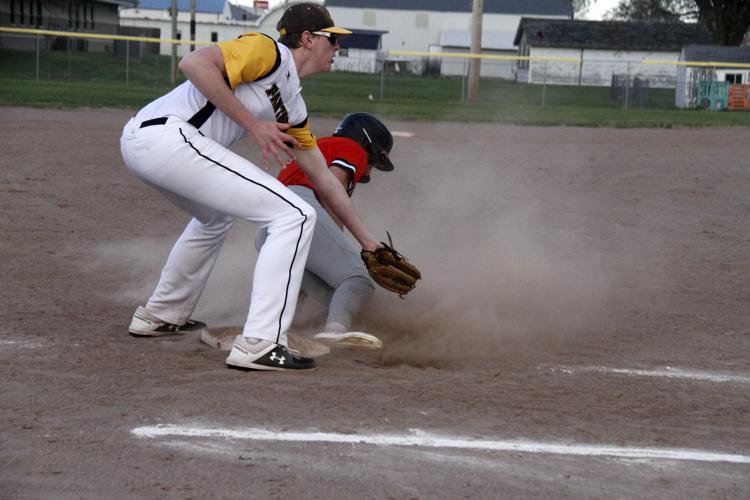 Palmyra takes control in fourth inning to leave Monroe City in the dust ...