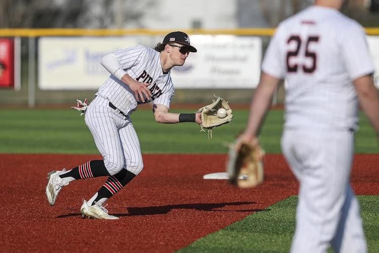 Pirates fall short to Elsberry | Sports | hannibal.net