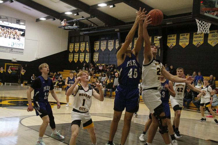 Panthers settle in the second half to defeat Paris in tournament opener ...