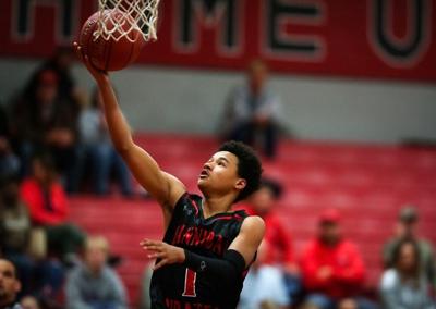 Hannibal Pirates stunned at the buzzer by Moberly | Article | hannibal.net