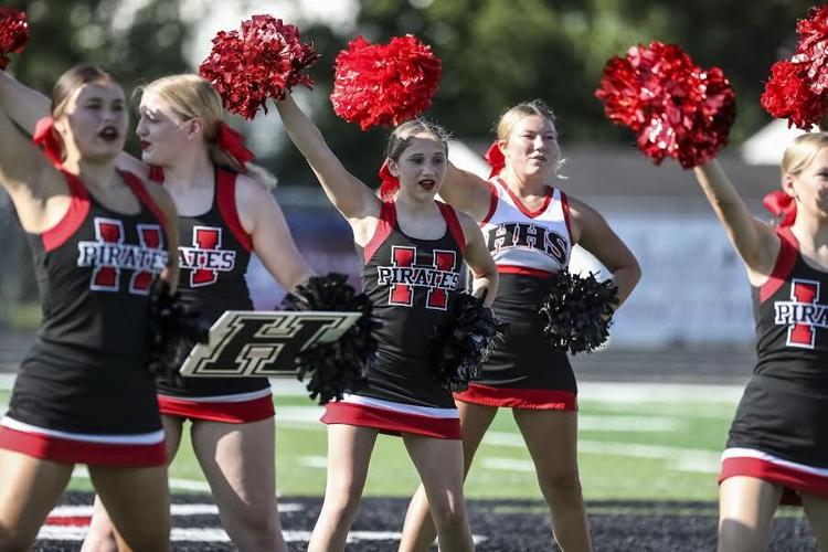 Meet the Pirates: Cheerleaders and Pirate Line | Multimedia | hannibal.net