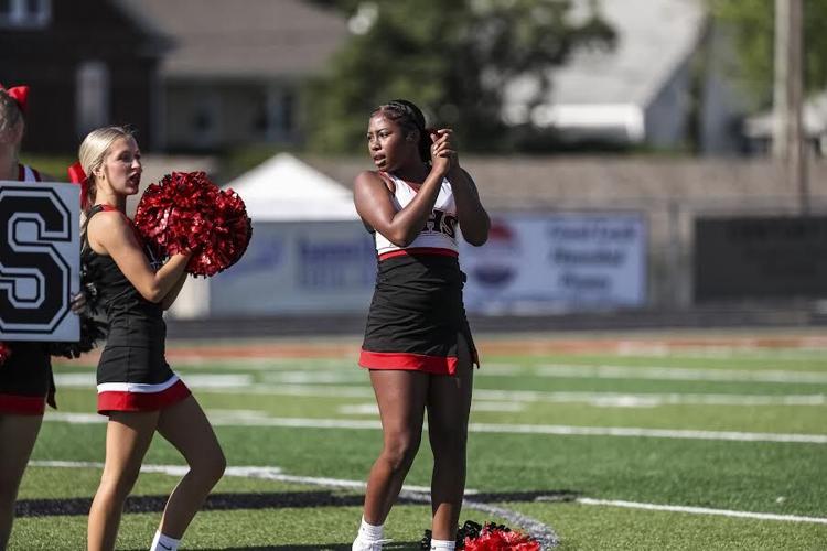 Meet the Pirates: Cheerleaders and Pirate Line | Multimedia | hannibal.net