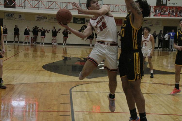 Hannibal stung by conference foe Fulton on senior night | Sports ...