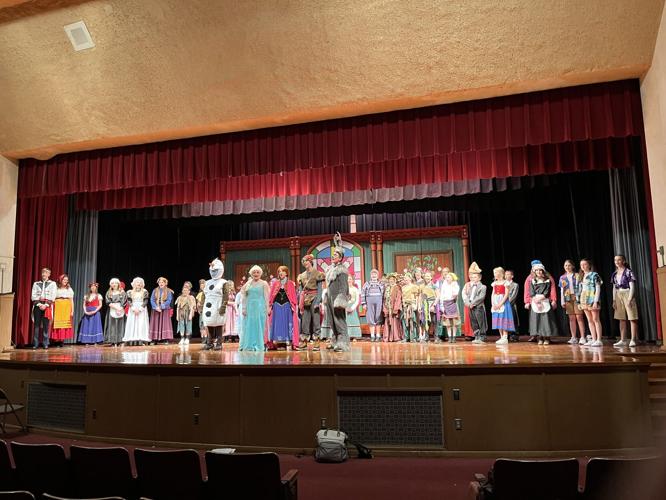 HMS Theater Club's Frozen Jr. brings magic to the stage | Local News ...