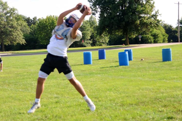 Coyote Caller: Ensor settles in as Paris quarterback | Sports ...