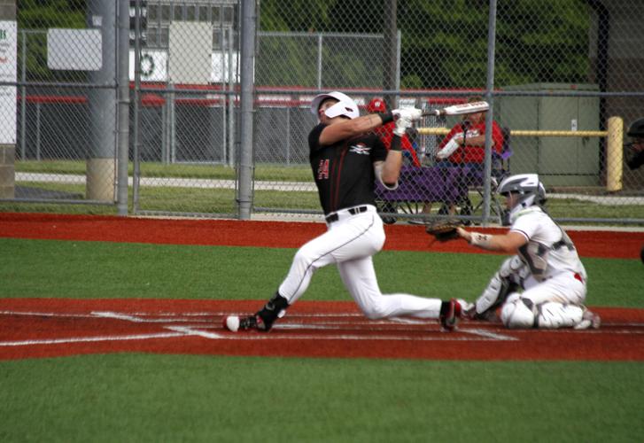 Pirates unable to hold lead, fall to Warriors in district quarterfinal ...