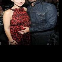 Foo Fighters Frontman Dave Grohl Expecting Baby No. 3 | Article ...