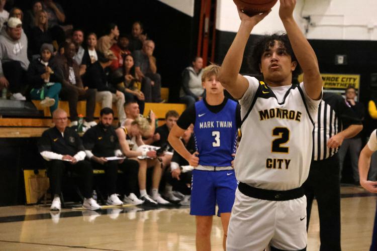 Panthers overwhelm Mark Twain in first round of home tournament ...
