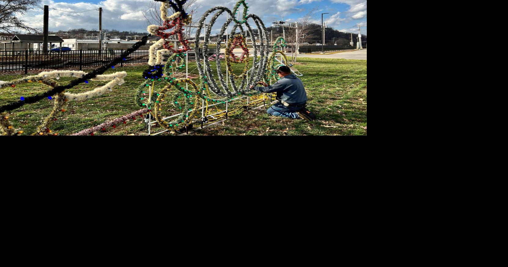 Christmas displays light up Hannibal riverfront | Local News | hannibal.net