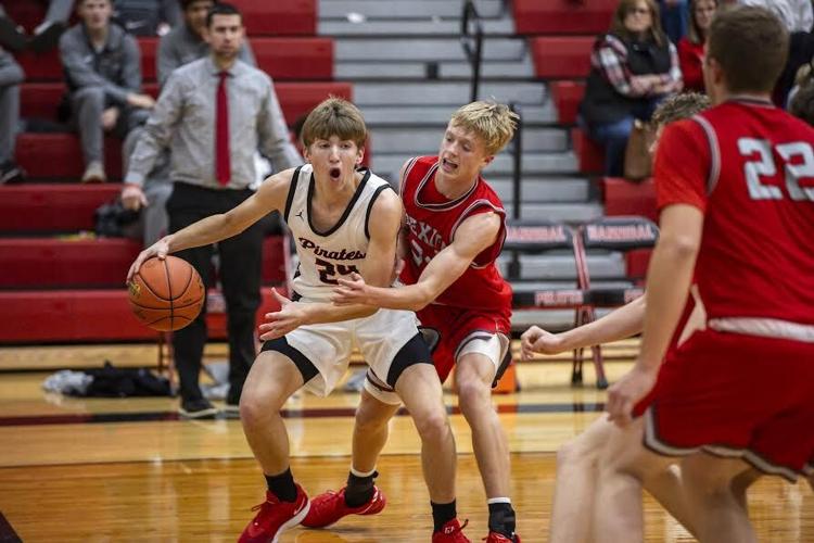 Bulldogs too much for Pirates to handle | Sports | hannibal.net
