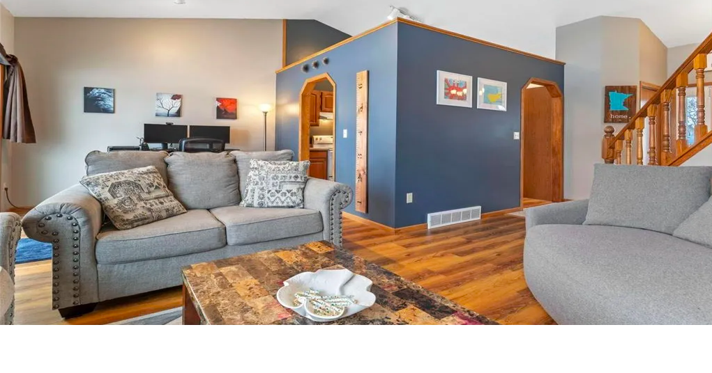 Photos: Well kept house with large yard for sale in Hastings ...