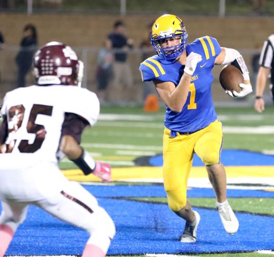 Raiders football holds on for Homecoming win | Sports ...