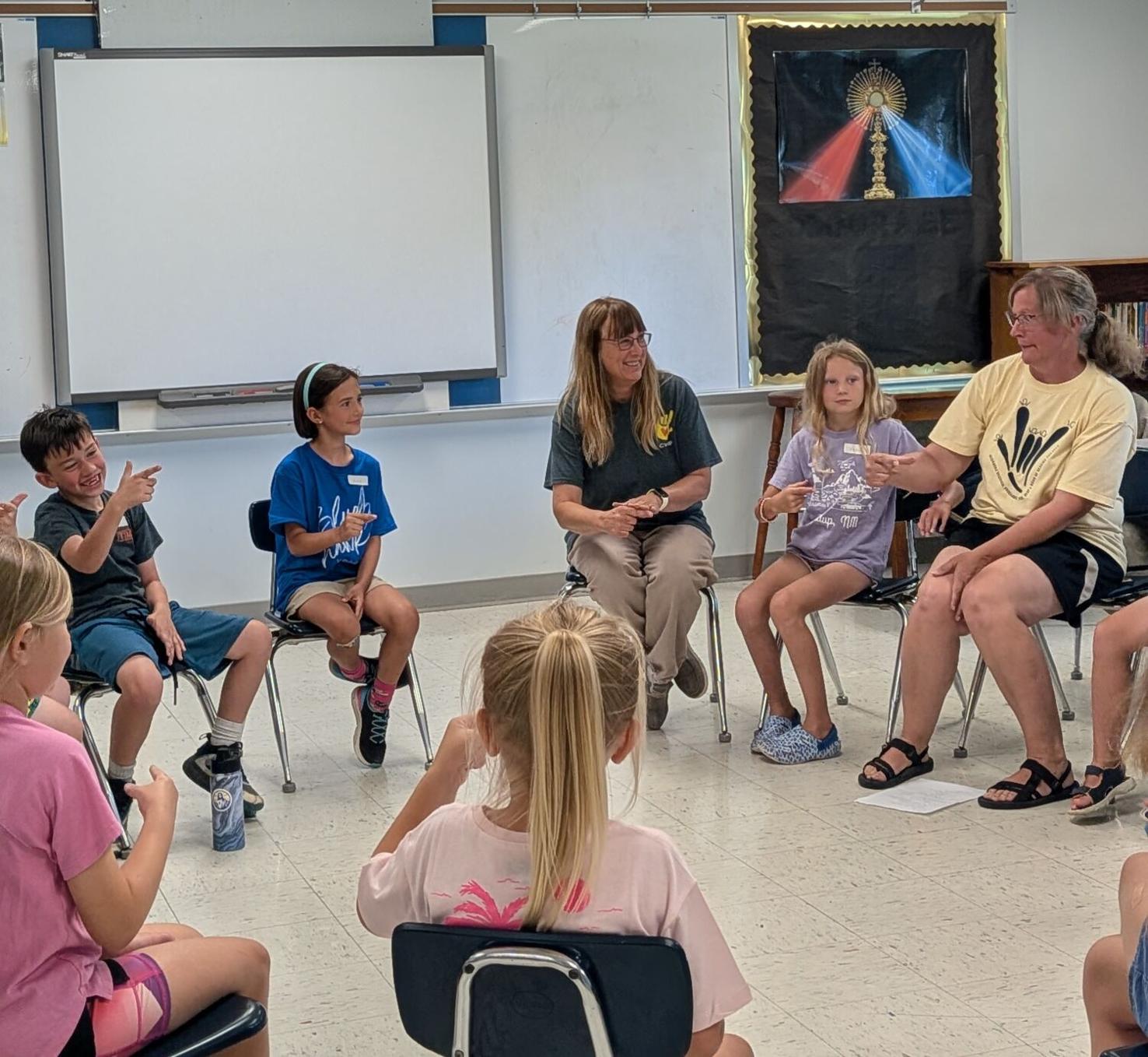 HCS students learn sign language at 'Bluehawk Camp' | | hastingstribune.com