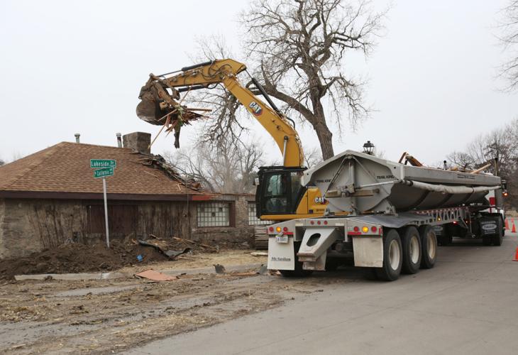 Heartwell Park restroom comes down | News | hastingstribune.com