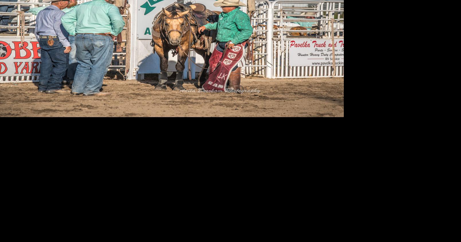 Rodeo 'pickup man' calling it a career | | hastingstribune.com