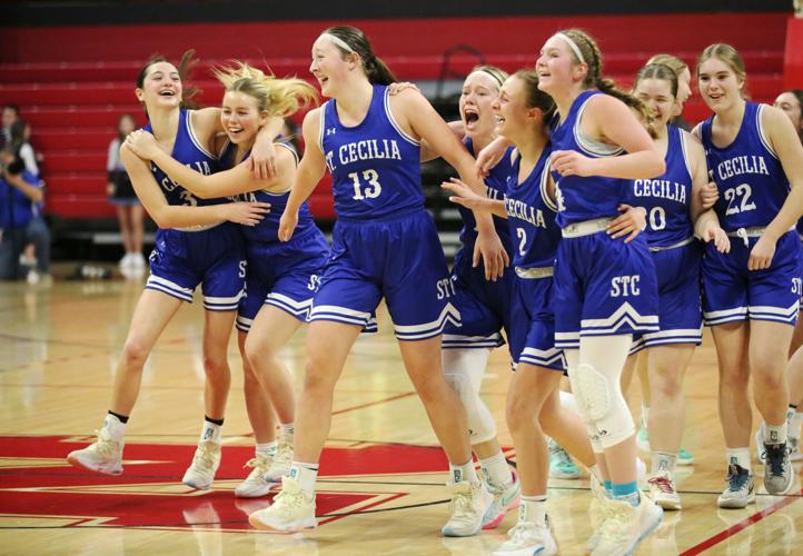 Furious fourth-quarter run lifts St. Cecilia past Ravenna 38-31 ...