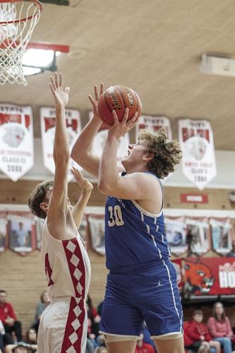 Superior's 'sea of red' helps Wildcats get victory over Hawkettes ...