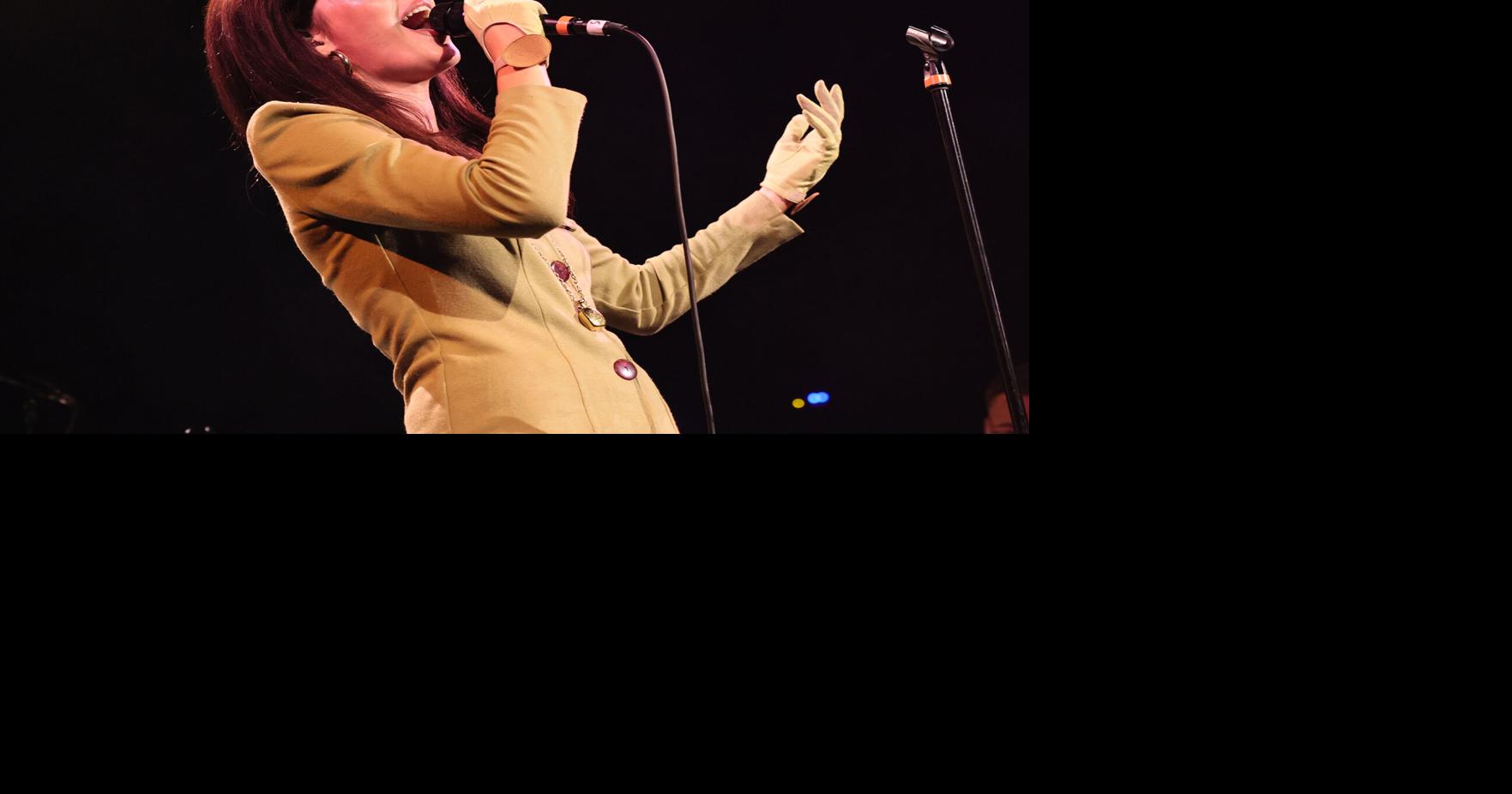 Meet Sienna Spiro, a 20-year-old Brit with 'the voice of a generation ...