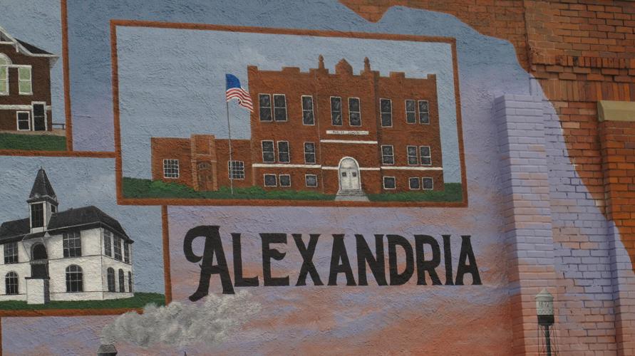 New mural parting gift to Alexandria from school alumni | News ...
