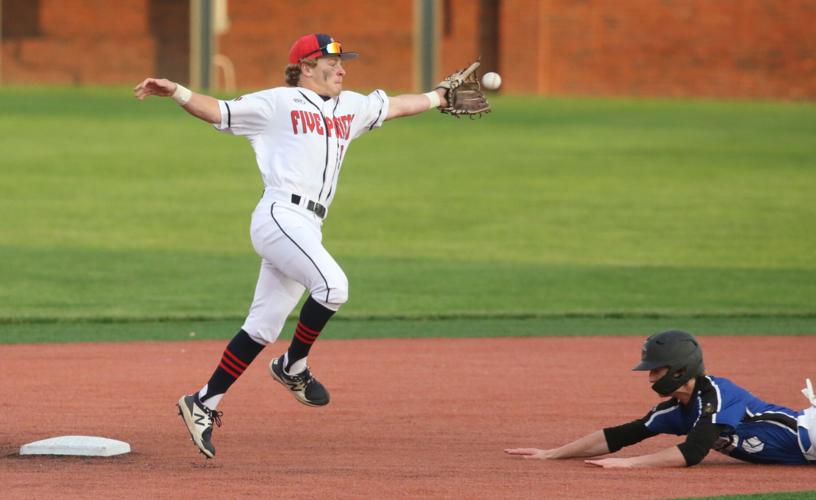 Chiefs solidify 'family' bond ahead of area tournament | Sports ...
