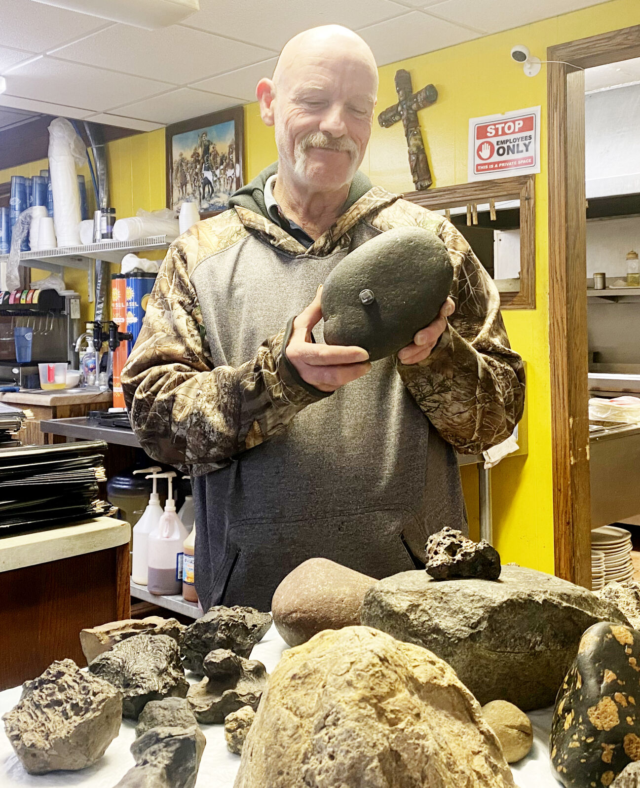 Meteorite hunter gives area diners chance to see his collection | News ...